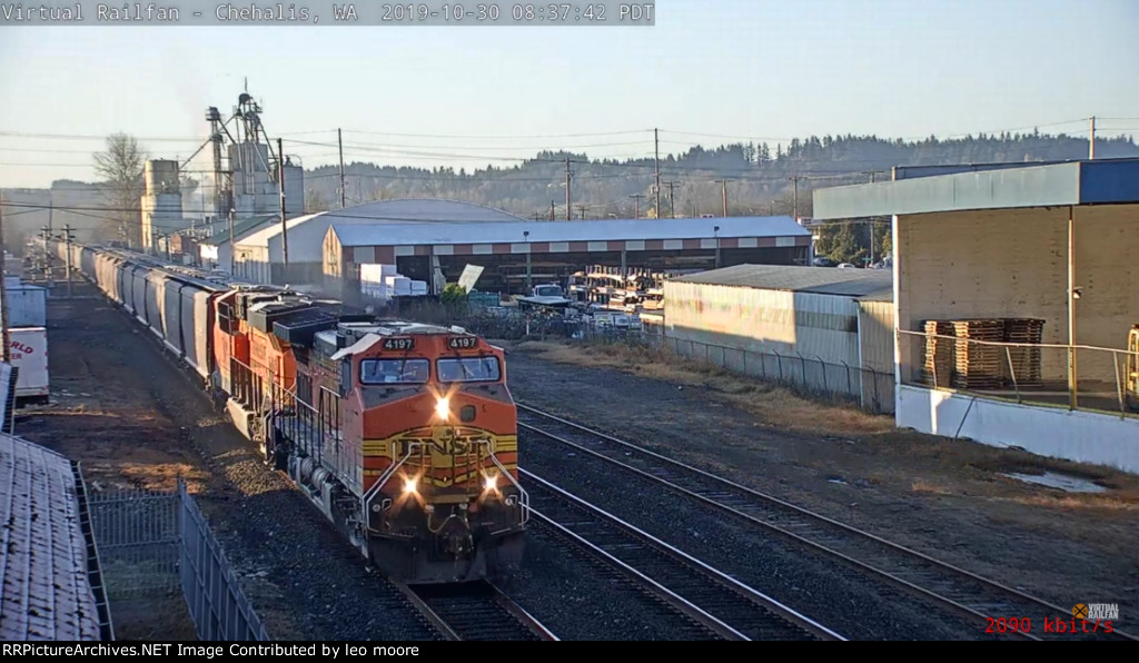 BNSF 4197 Leads a Grain Train